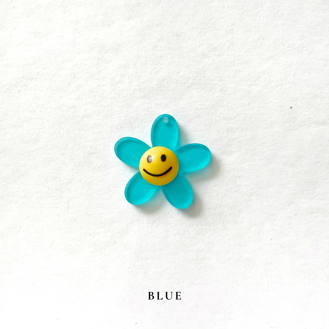 Smiley Flower Charm – Weekend Kids
